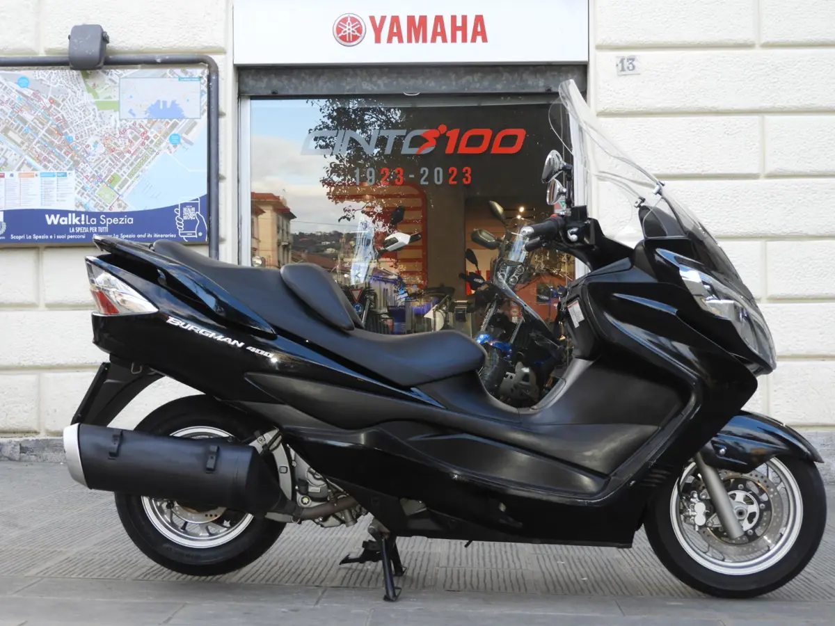 Suzuki Burgman 400 NERO usata disponibile a SP
