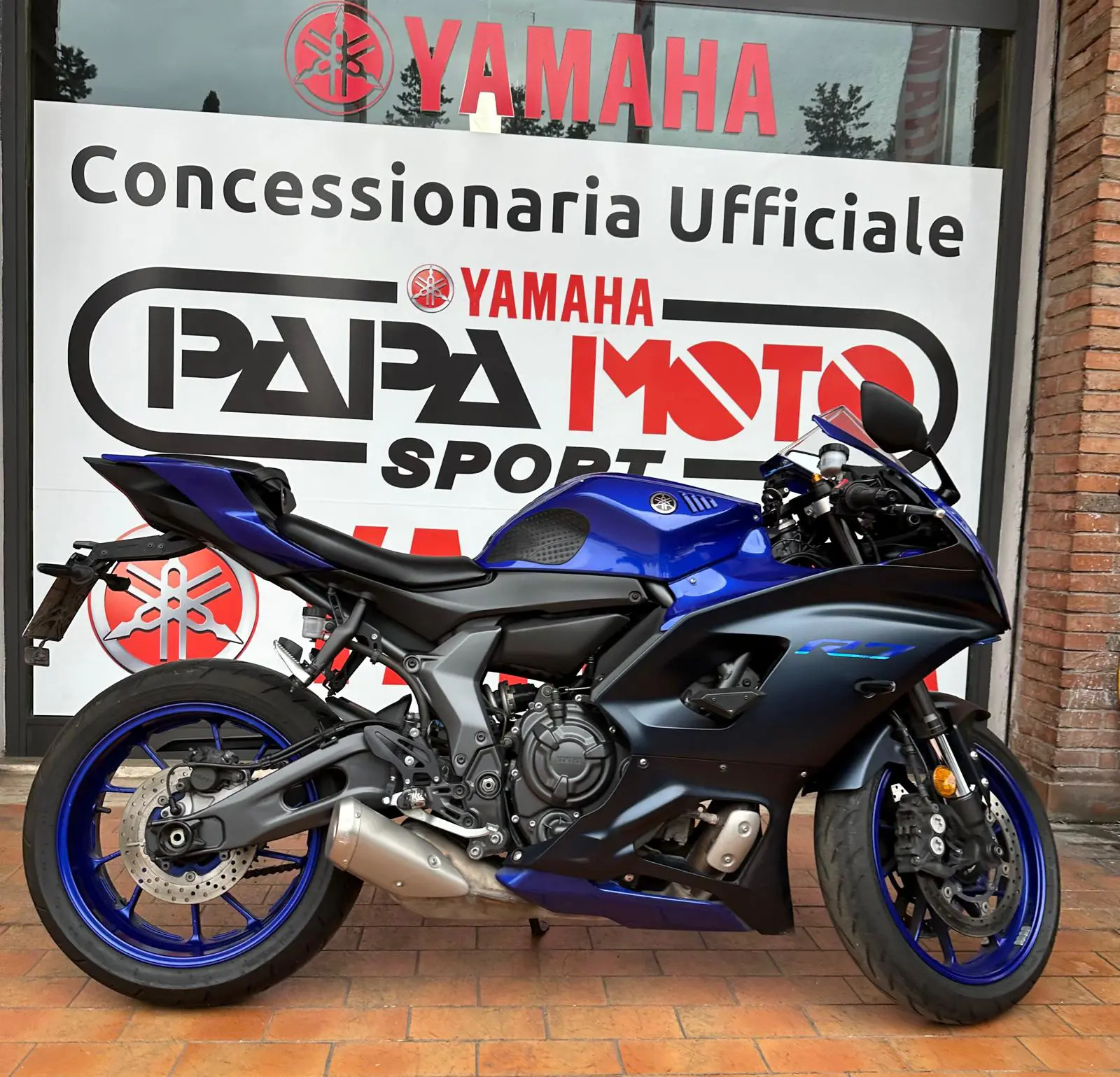 Yamaha YZF R7 Yamaha Blue usata disponibile a RM