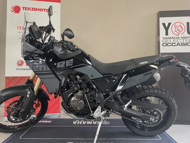 Yamaha T n r 700 Nero usata disponibile a MI