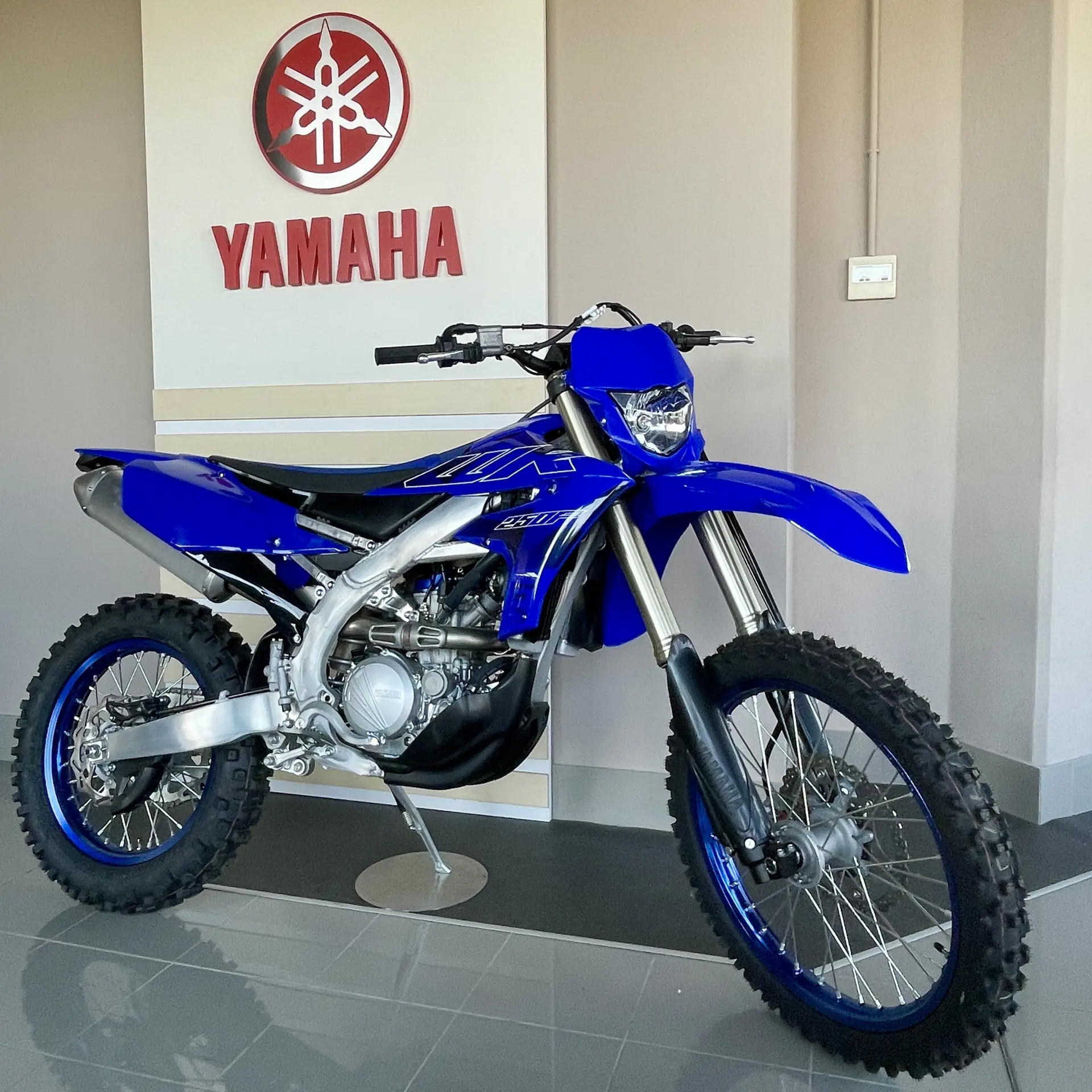 Yamaha WR 250 blu F usata disponibile a PV