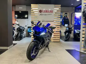Yamaha YZF R7 Blu usata disponibile a RM